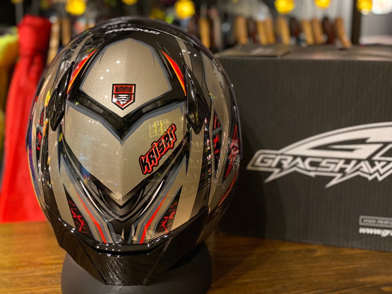 GRACSHAW GENNEX KAISAR CREAM TITAN – VANDERS HELMET