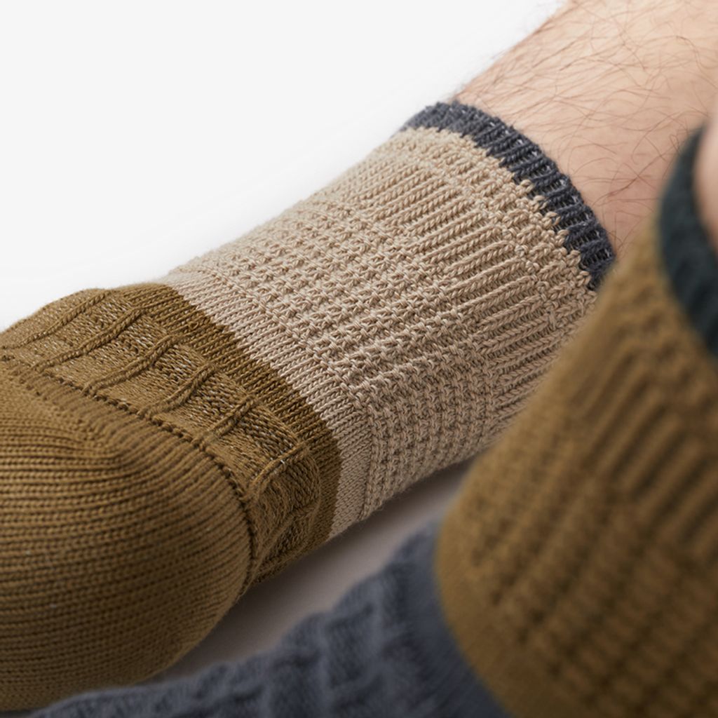 OOOO ONO Army Green Socks | Odd Colour Patterned Socks – dou dou