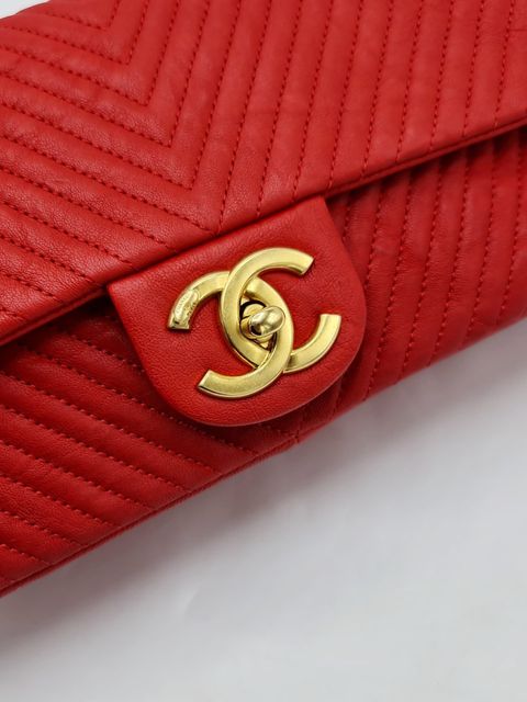 Chanel Red Chevron Quilted Wrinkled Leather Surpique Medium Flap Bag ...