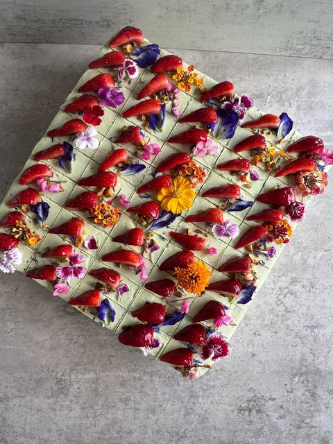 Square 10inch cake – THAT LAST SLICE