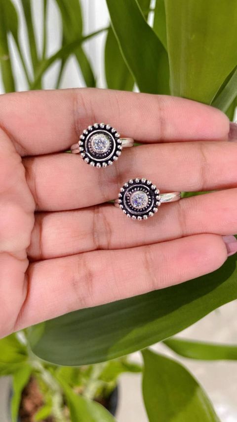 Prekthe Toe Rings – Velli Metti