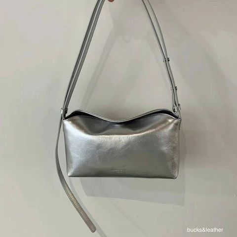 bucks & leather – THIRTY WONDER