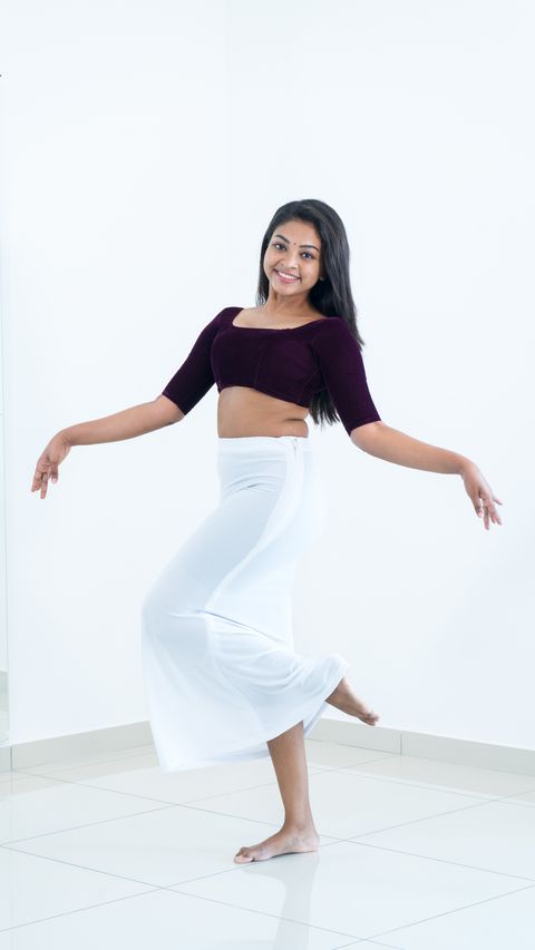 White Saree Silhouette – Magical Shapewear