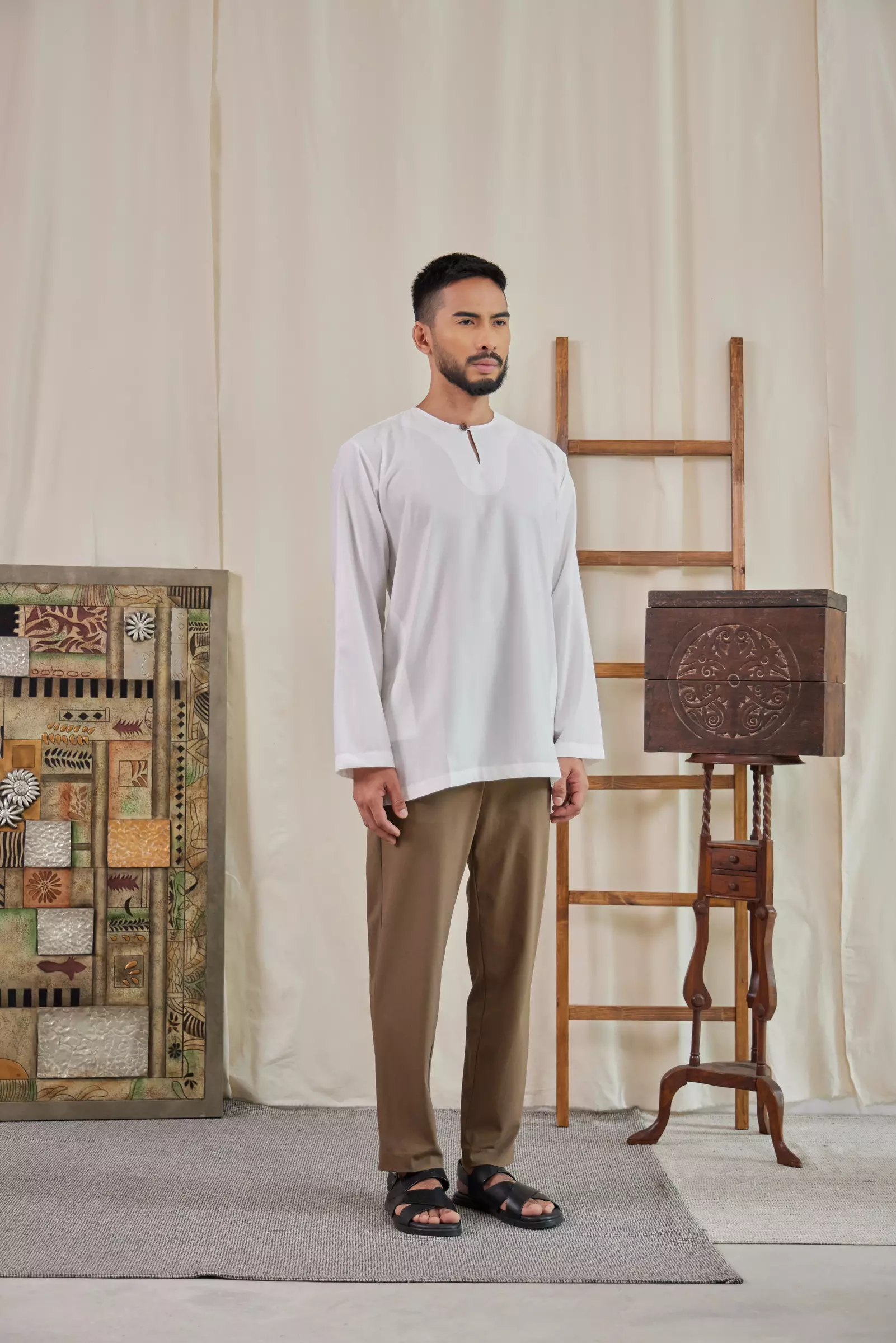 Carabas Classic White – SYAZAN.CO