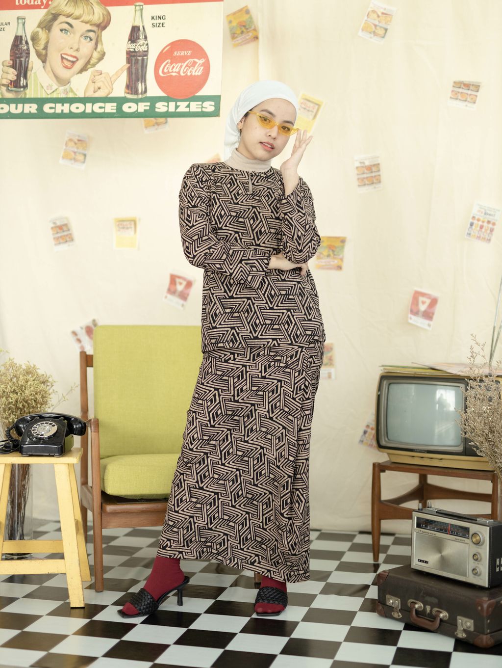 Ellie Kurung in Black – Bayu Somerset