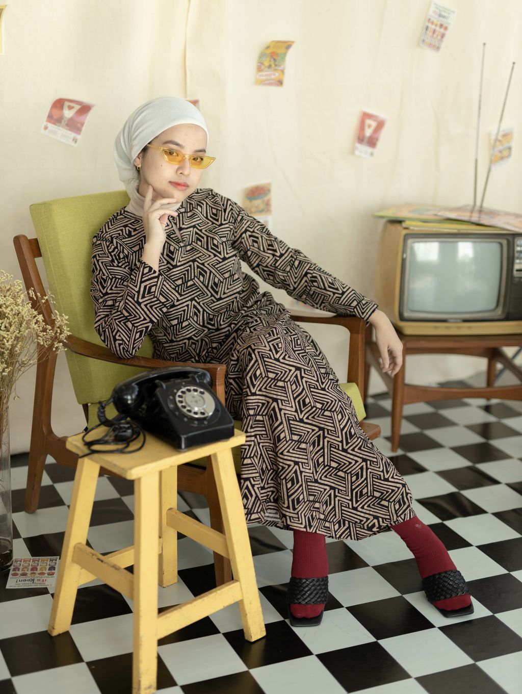 Ellie Kurung in Black – Bayu Somerset