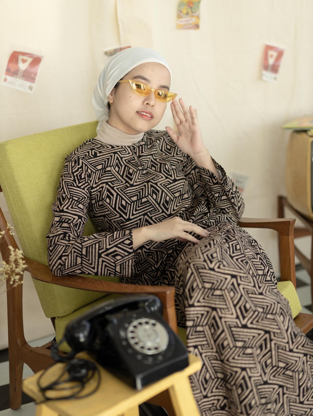 Ellie Kurung in Black – Bayu Somerset