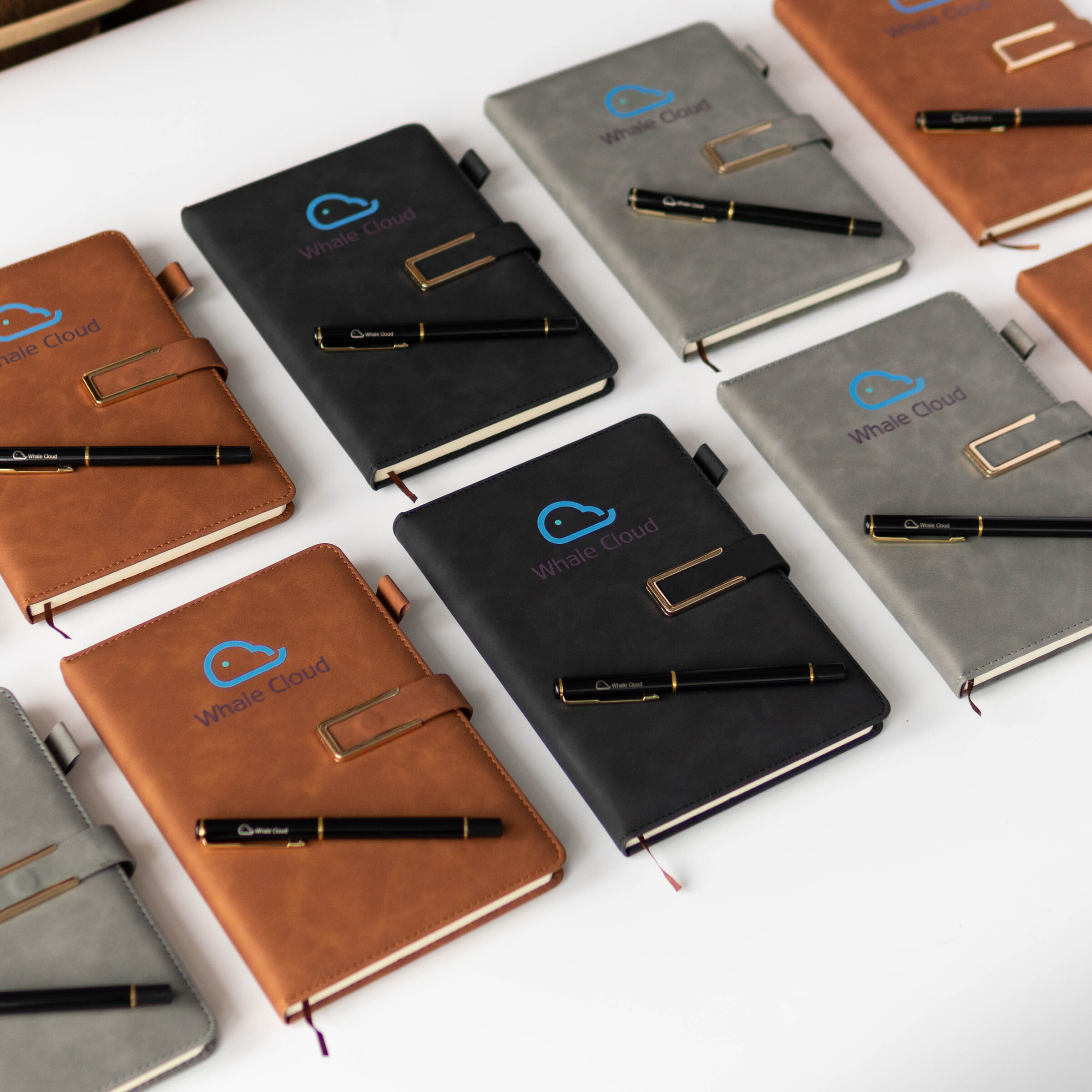 Personalised Notebook & Pen Gift Set – MessengerCo