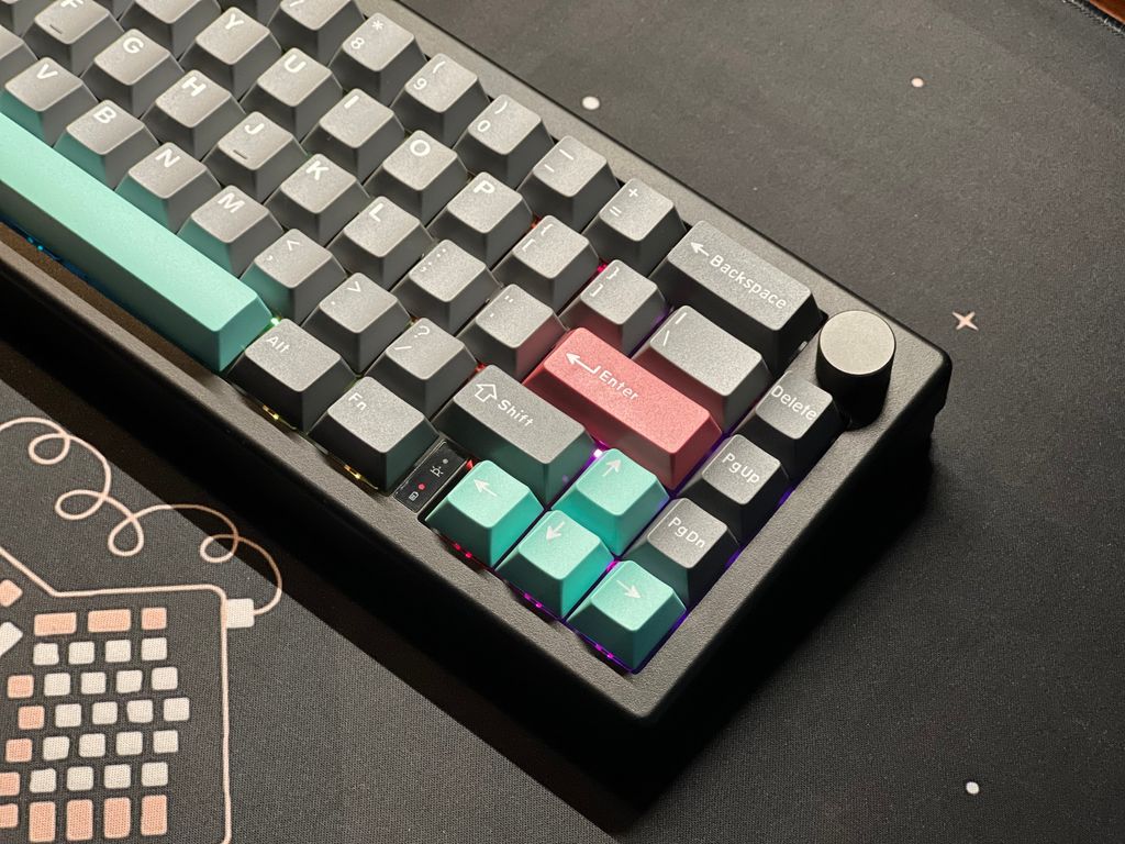 [Ready Stock] GMK 67 Mechanical Keyboard (Fully Modded) – Cubed