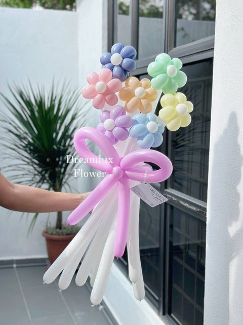 Misty Seven Flower Balloon Bouquet – Dreamlux Gift