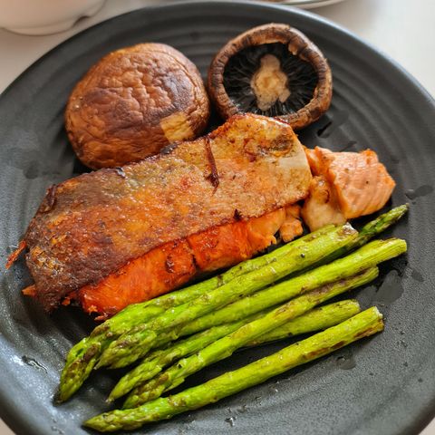 Sashimi Grade Norway Whole Fjord Trout 生食级别挪威鳟鱼 – Ah Lian Pasar 阿莲巴刹