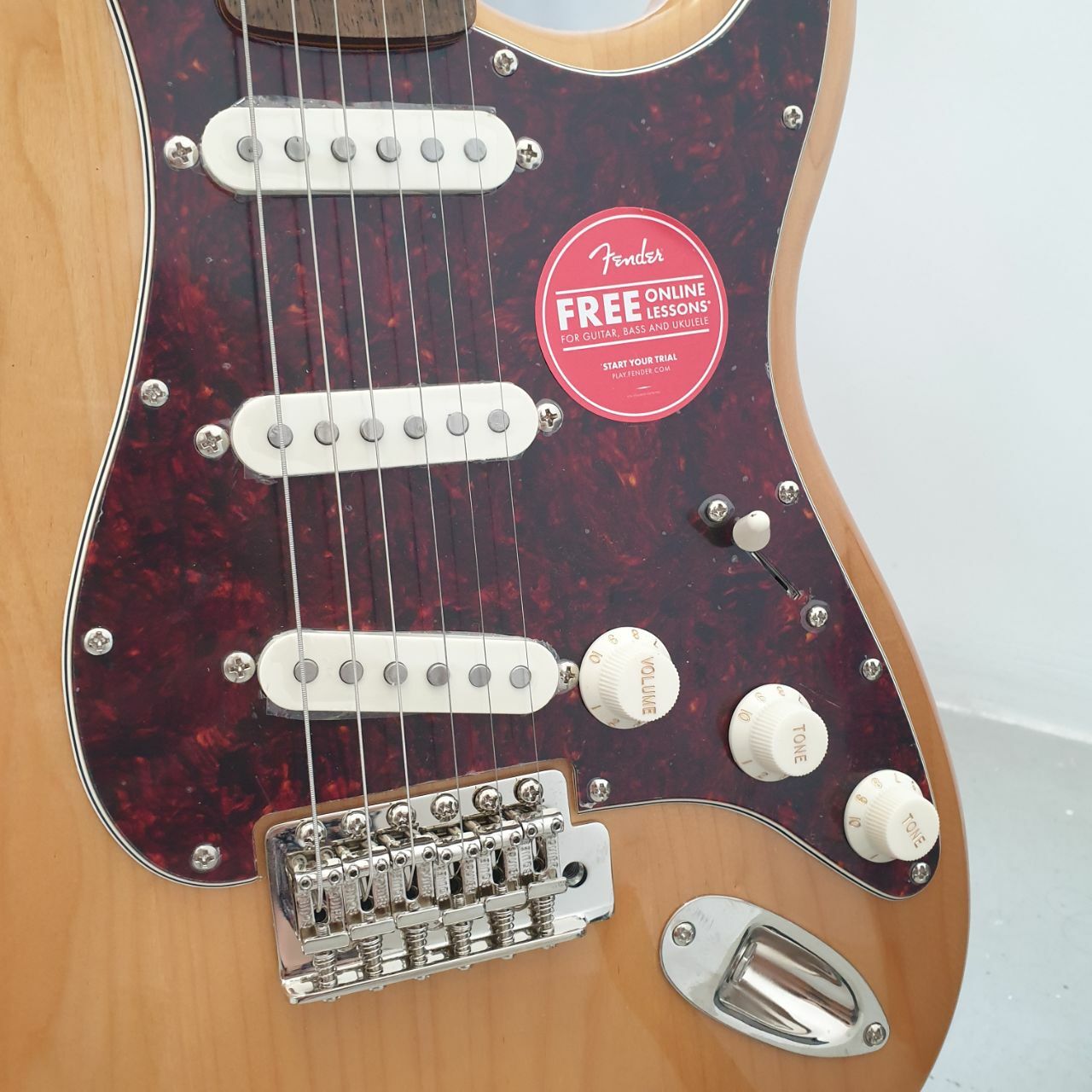 最新のデザイン Squier Fender エレキギター - um-israel.org
