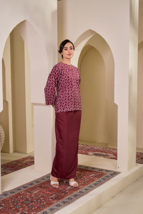 Kurung Kedah Batik Moden - Mekar-Maroon – AMAR AMRAN