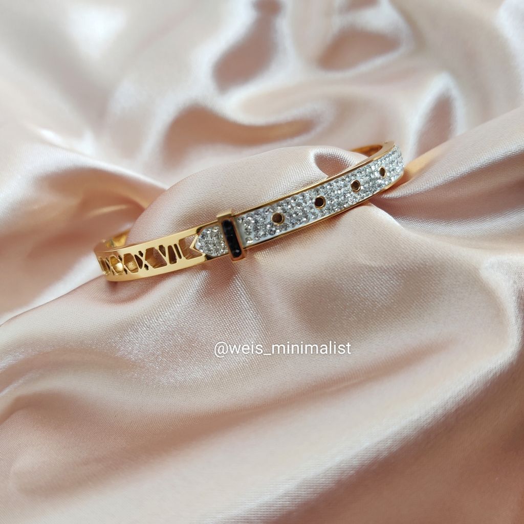 Chloe Roman Zirconia Bangle – Weis Minimalist