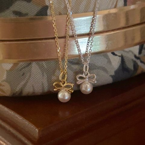 tiny ribbon necklace – Rugosa.