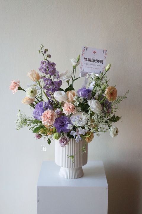 愛香檳紫 康乃馨 鮮花桌花 盆花 母親節花禮 時葳花園 台中花店推薦 西屯花店 沙鹿花店 中科花店∣台中花藝婚禮佈置課程推薦、台中聖誕花藝手作課程花藝課、台中母親節情人節花禮推薦、日本不凋 8275