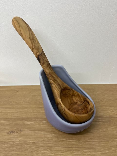 Le Creuset Ladle Stand – Wisdom Kitchen