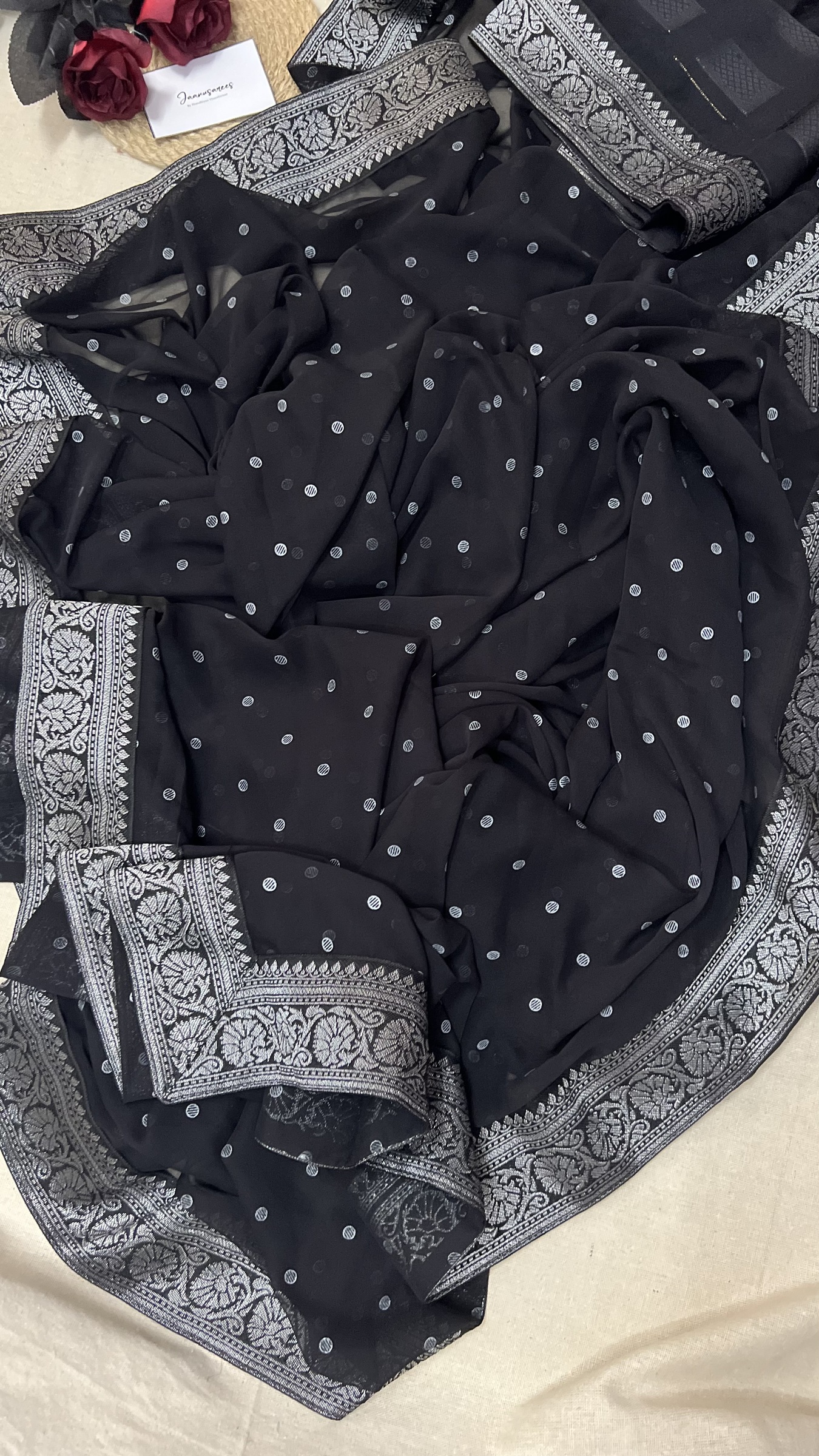 ARADYA – Jaanusarees