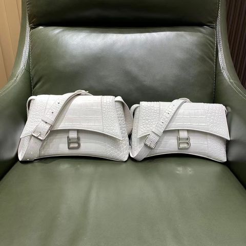 BALEN_GAGA DOWNTOWN 鱷魚壓紋沙漏包 25/30 (兩色) – FAIRY STUDIO