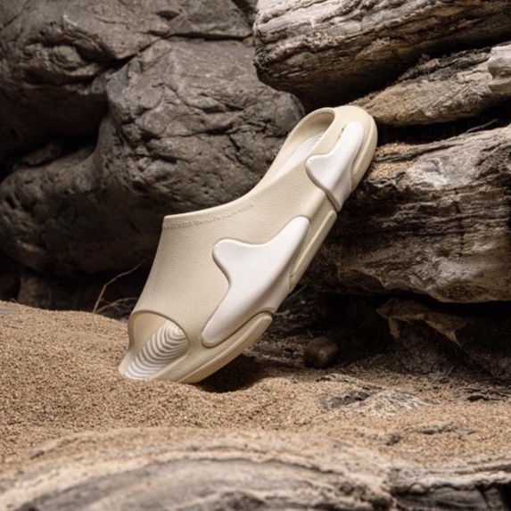 EQUALIZER Oasis Pool Eva Foam Slides – The Hype Room Official Store