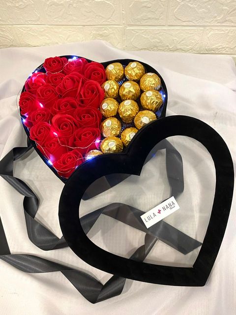 Roses Ferrero Velvet Love Box @ Fragrance Soap Flower (BOX220725 ...