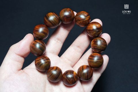 精 品 區 – LOU WU 羅武榴木