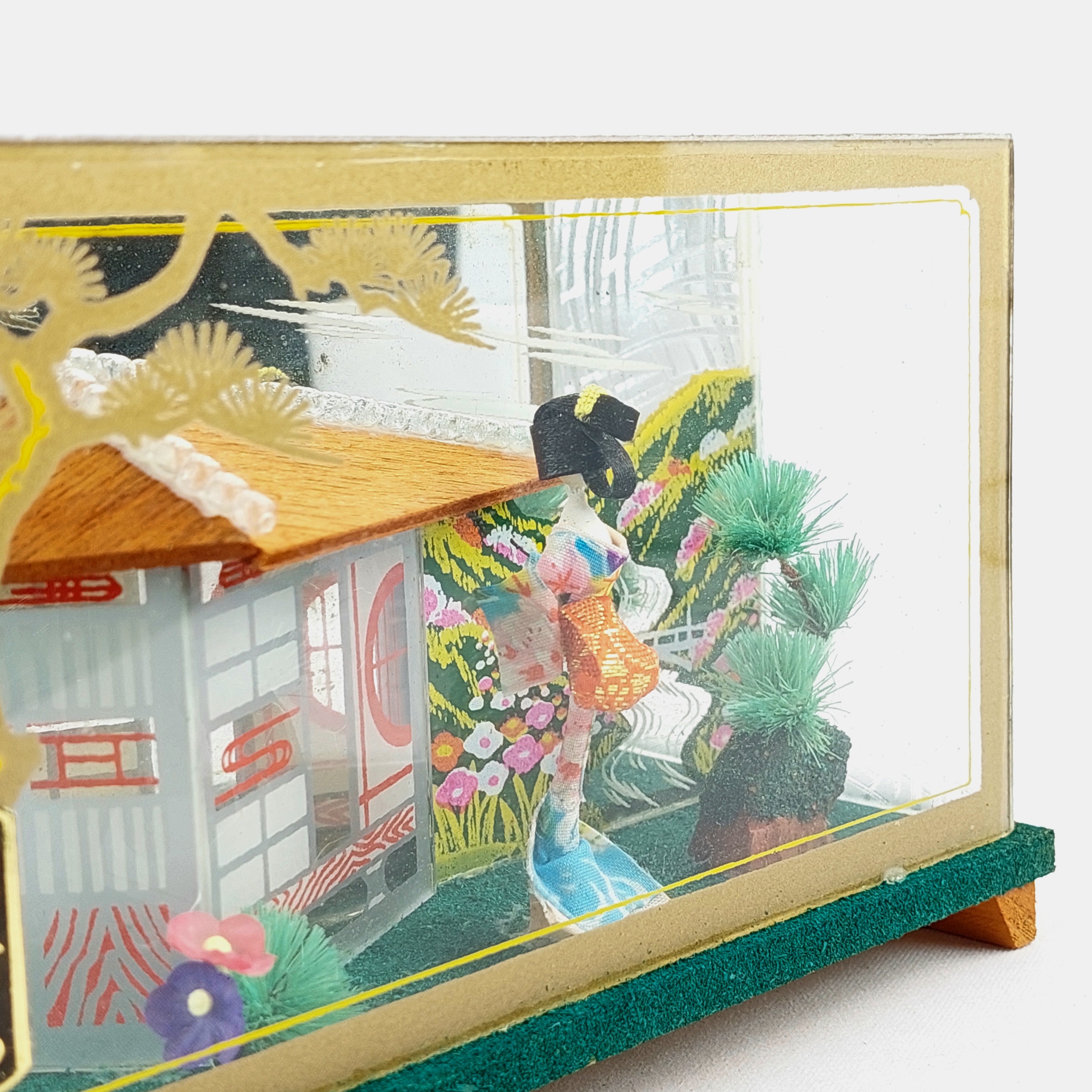 Vintage 20th Century Japanese Glass-box Diorama Zen Geisha Shinto ...