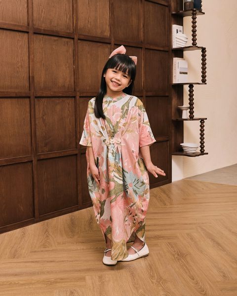 Anakita Timeless Jewels Eid 26' Kaftan in Rose Bloom – The KITA Studio