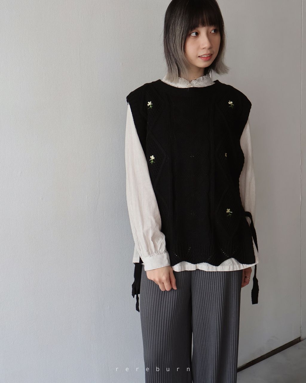 春日系森林系大人感花朵刺繡側綁帶針織薄背心4色-黑 – REreburn ｜ 日系女裝＆古著選物