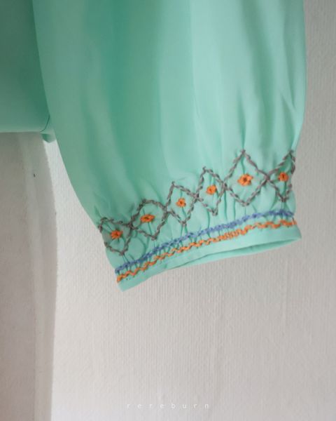 日系昭和復古刺繡薄長袖藍綠色古著襯衫-T962 – REreburn ｜ 日系女裝＆古著選物