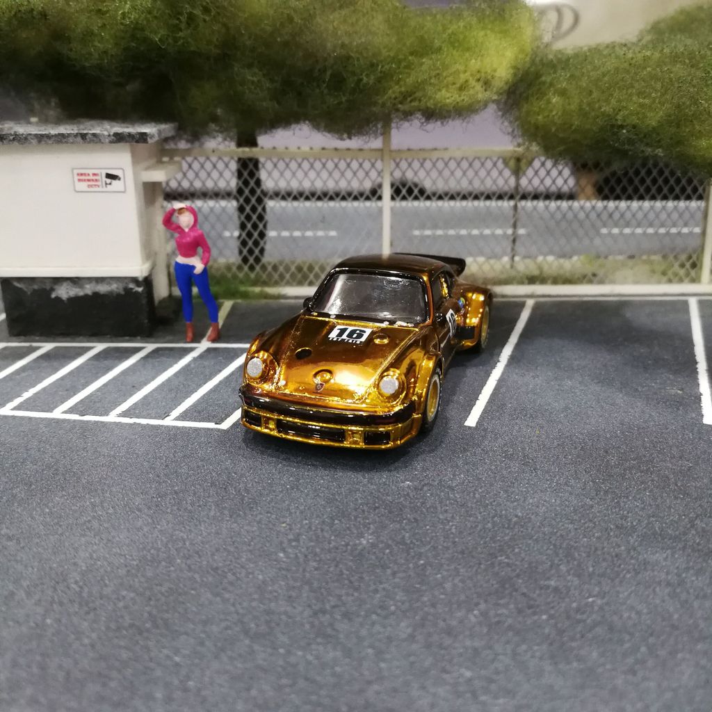 Custom Hot Wheels Porsche 934 Turbo RSR 16 Toy Fair Gold – Jiwacustom