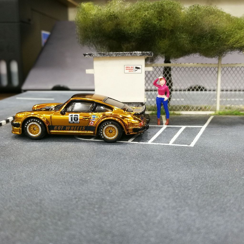 Custom Hot Wheels Porsche 934 Turbo RSR 16 Toy Fair Gold – Jiwacustom