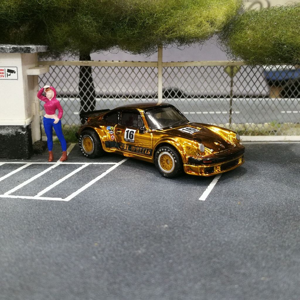Custom Hot Wheels Porsche 934 Turbo RSR 16 Toy Fair Gold – Jiwacustom