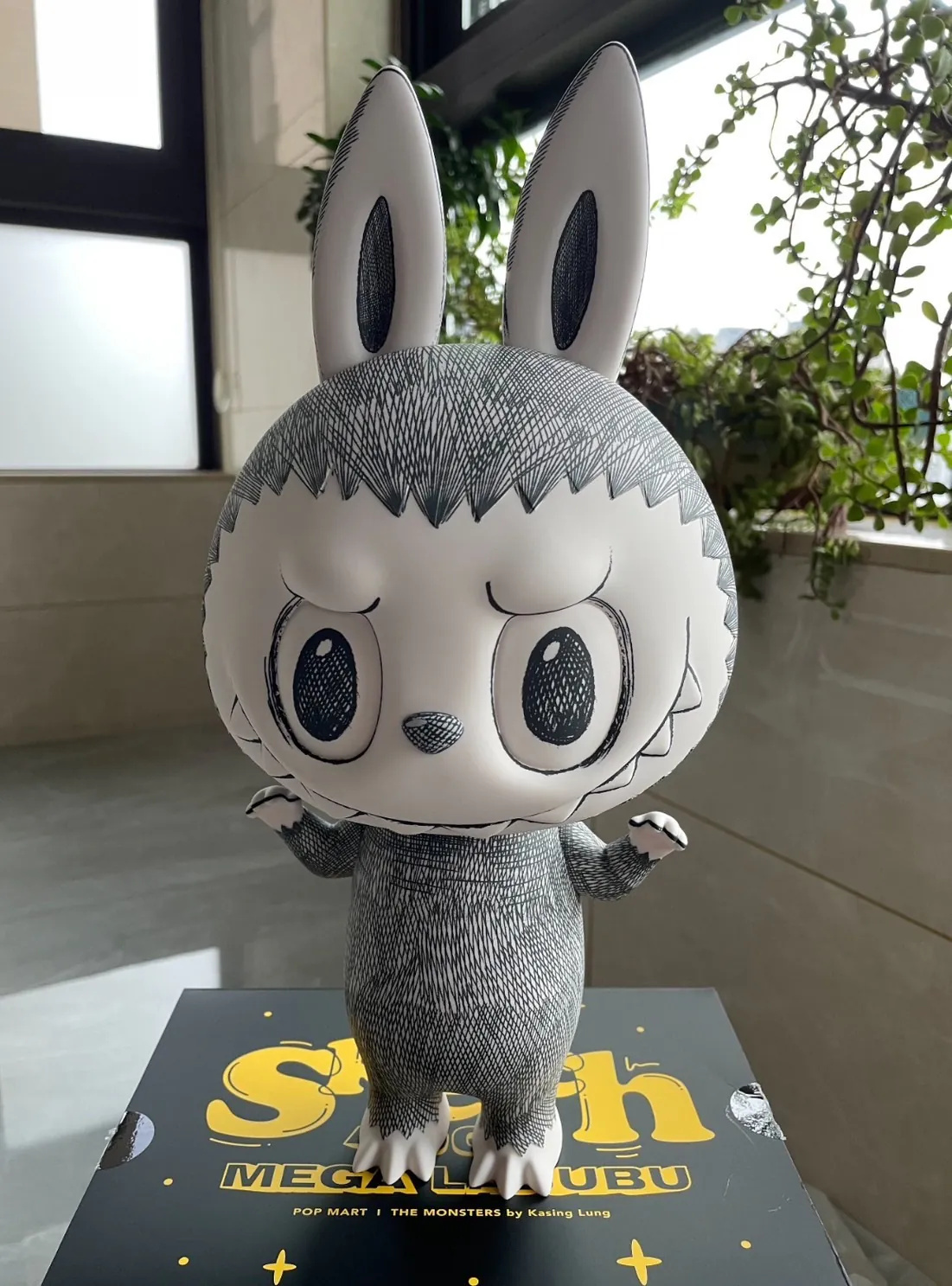 【預購】POP MART 泡泡瑪特 MEGA LABUBU SKETCH 400% ORIGINAL系列 素描 公仔 – XIE JIAO 鞋 ...
